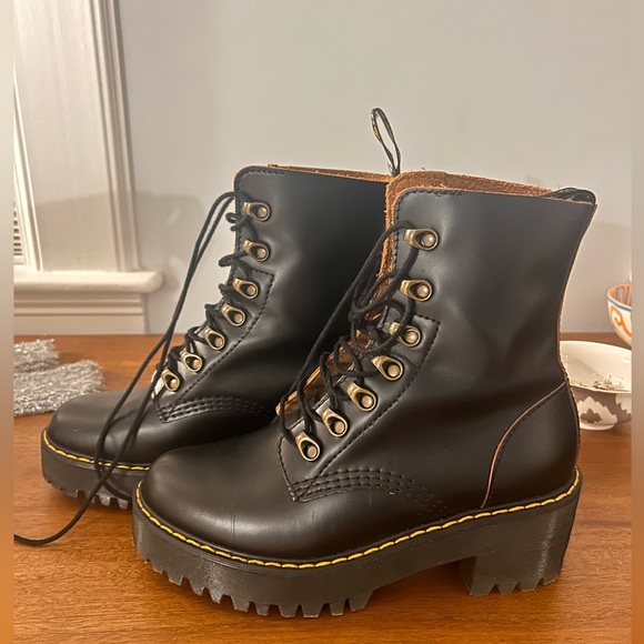 Dr. Martens | Shoes | Dr Martens Leona Womens Vintage Smooth Leather ...